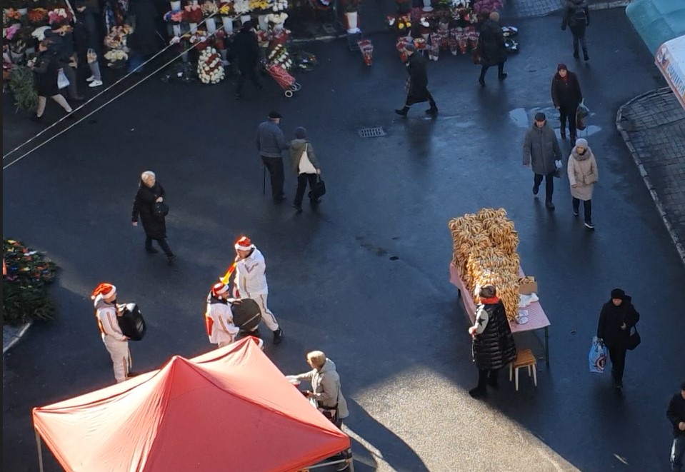 (Video) Noi obiceiuri populare românești: Colindele la...boxă - Valahia ...
